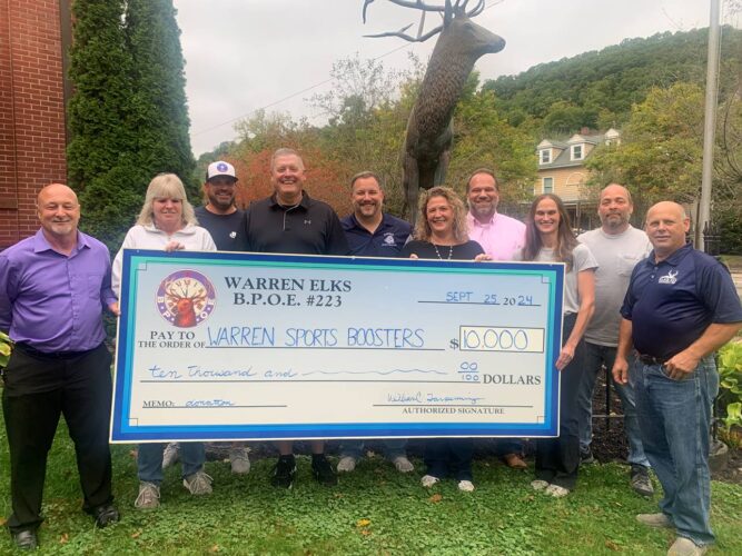 Elks Lodge donates to sports boosters | News, Sports, Jobs - Times Observer